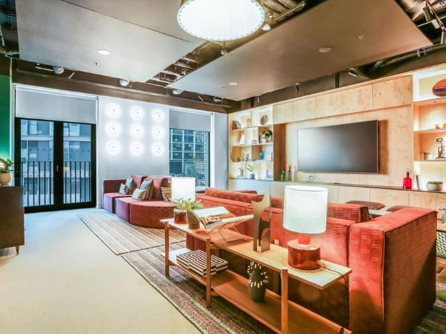 Live at Vertus’ newest Canary Wharf address: spacious, fully furnished studio apartments with a gym, reformer Pilates studio, co working spaces, and lounges for modern living