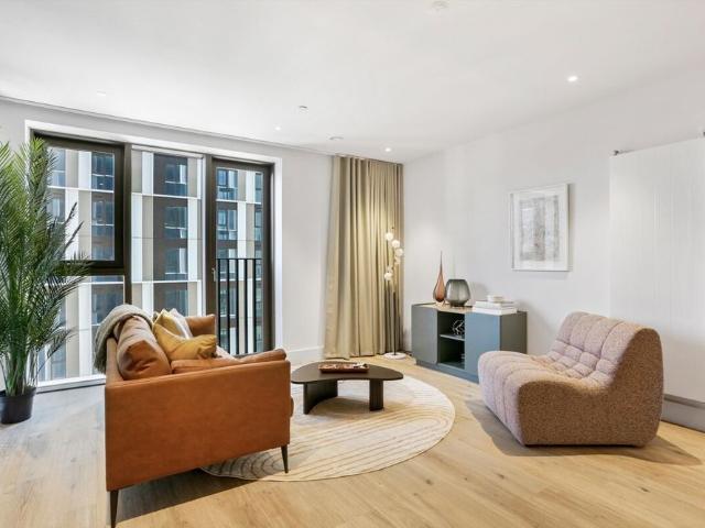 Live at Vertus’ newest Canary Wharf address: spacious, fully furnished 1 bed apartments with a gym, reformer Pilates studio, co working spaces, and lounges for modern living