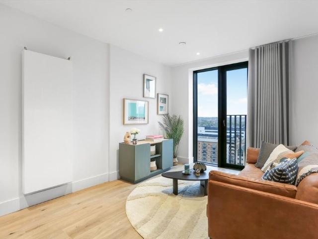 Live at Vertus’ newest Wood Wharf address: Stylish, fully furnished studios with a gym, Pilates studio, co working spaces, and lounges for modern living