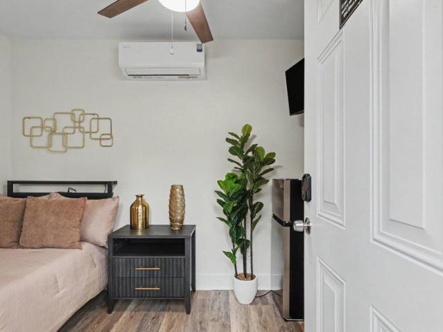 ⭐LIVE ALONE⭐ Modern Private ADU with Kitchen and B