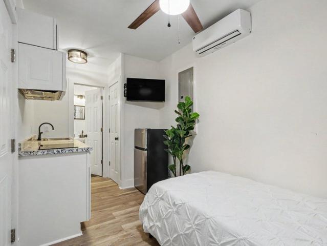 ⭐LIVE ALONE⭐ Modern Private ADU with Kitchen and B