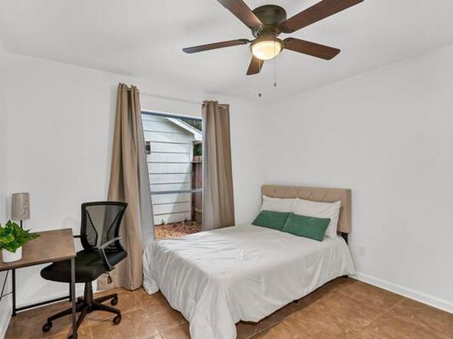 Live by Richmond & Aliana / Modern Home • Top‑Rated Host
