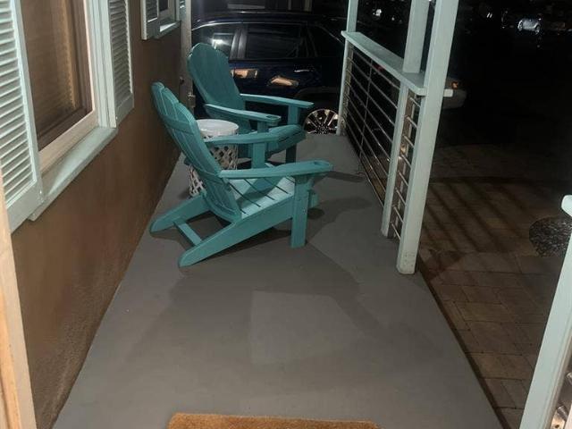 Live by the beach in a private room