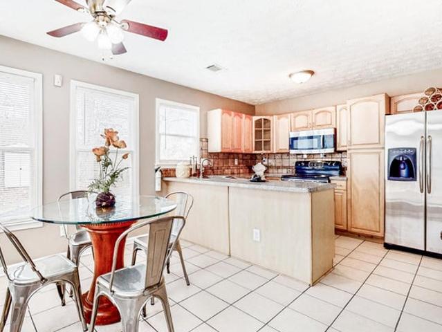 Live beside Deshong Park, Dollar General is 1.4 Mi