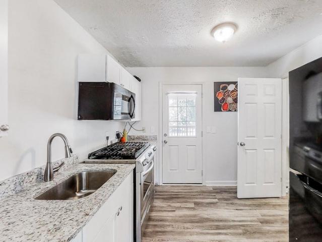 Live Brightly in Forest Park! Freshly Renovated C