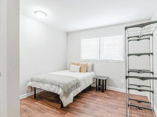 Live Comfortably in Collier Heights: Ideal PadSplit Close to Everything You Need!