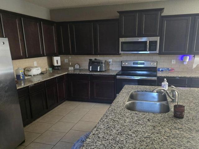 Live in Northeast Side for cheap!
