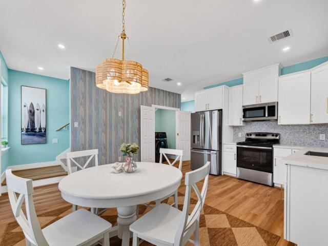 Live in Northside, less than a minute walk to tran