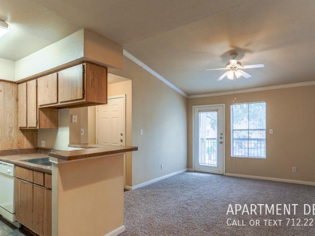 Live in one of the hottest apartment in Pearland4 weeks free