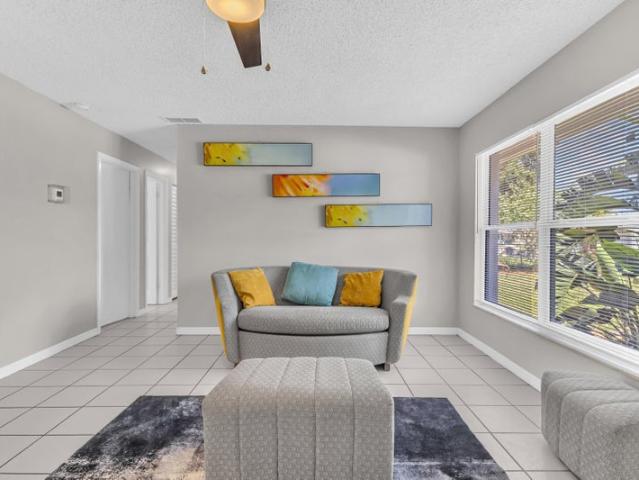 Live in Orlando, a 4 minute walk to transit stop N
