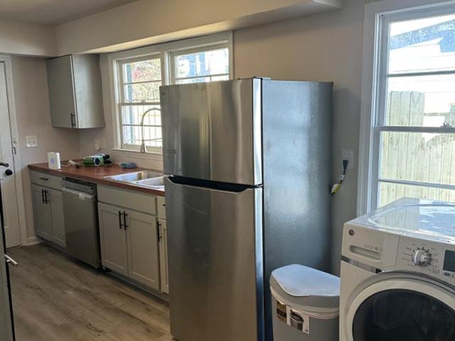 Live in Ashview Heights, a 2 minute walk to transi