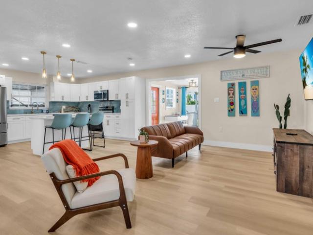 Live in Bradenton, a 4 minute walk to transit stop