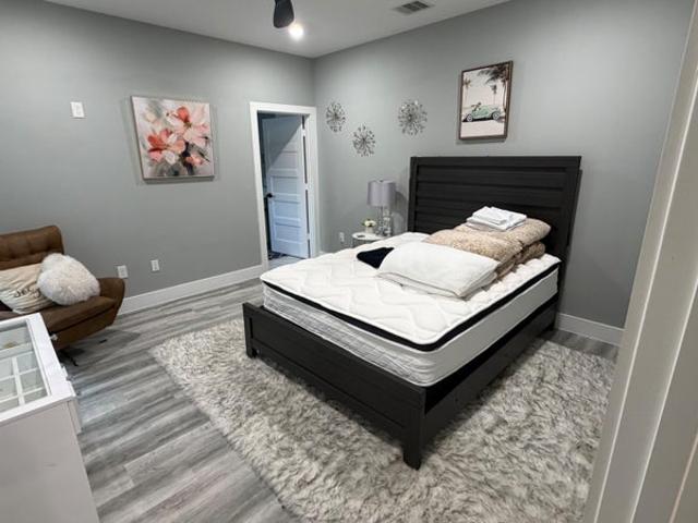 Live in East Houston close to all major highways a