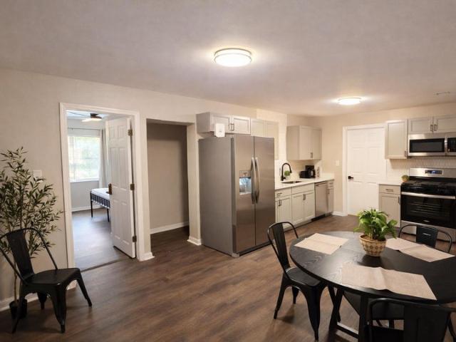 Live in Gainesville. Close to UCF and downtown