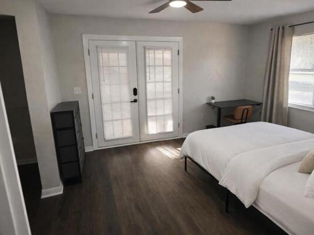 Live in Gainesville. Close to UCF and downtown