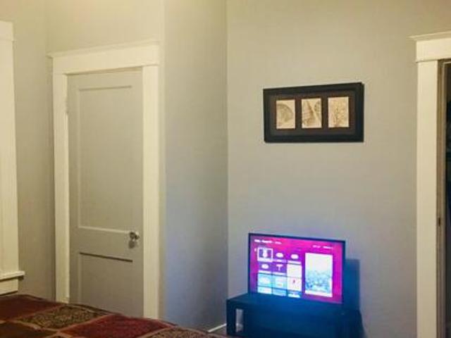 Live in Glenview close to midtown!