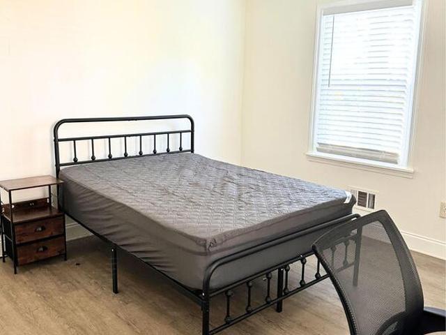 Live in Hapeville, a 2 minute walk to transit stop Sylvan Rd @ 3032