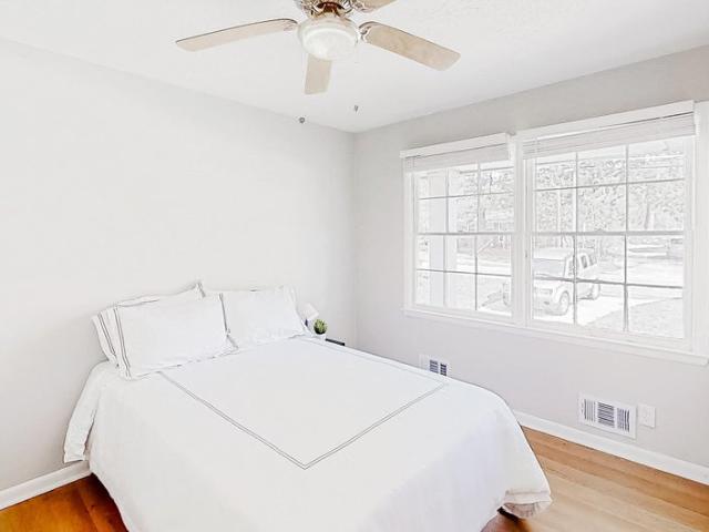 Live in Hillandale, less than a minute walk to MAR