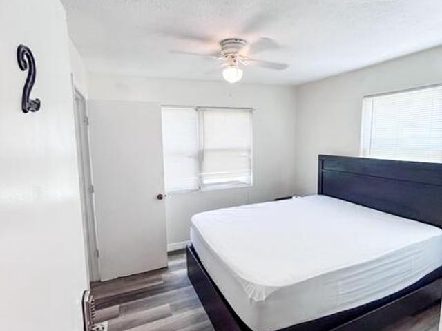 Live in peace and tranquility in this Tampa home, 11 minute walk to transit and centrally located to all your favorites