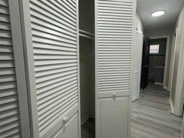 Live in Style at Bellagio East Living I: Convenient and Vibrant Community in Indianapolis 1 Bedroom Apartment for Rent at 7036 E 10th St, Indianapolis, IN 46219 East Gate
