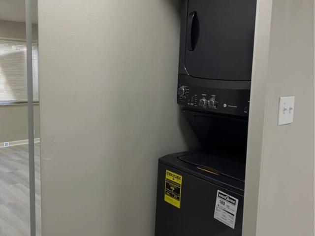 Live in Style at Bellagio East Living I: Convenient and Vibrant Community in Indianapolis 1 Bedroom Apartment for Rent at 7036 E 10th St, Indianapolis, IN 46219 East Gate