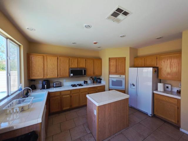 Live in Silverado Ranch Just South of The Airport