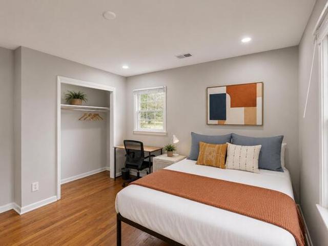 Live in sought after College Park community, quiet street and 4 minute walk to transit