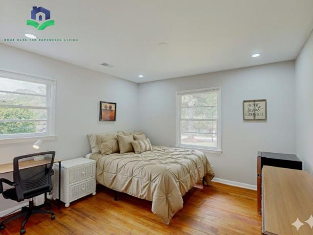 Live in sought after College Park community, quiet