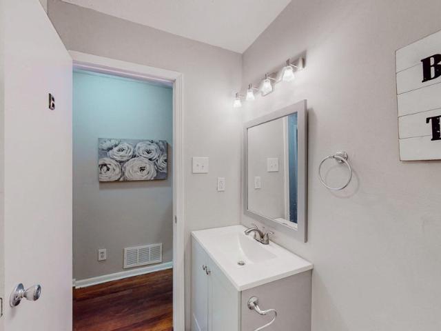 Live in sought after College Park community, quiet