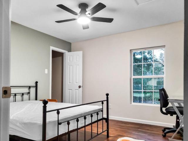 Live in South Side, a 2 minute walk to transit sto