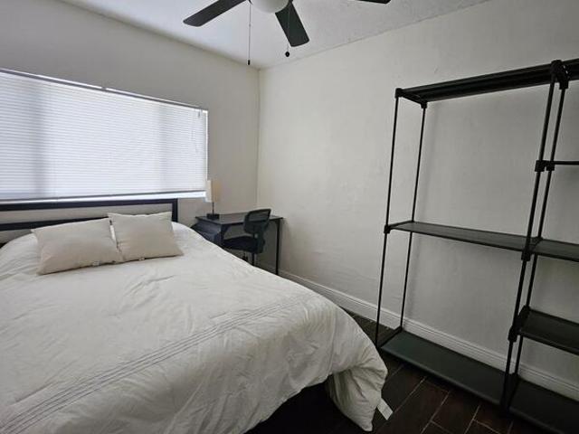 Live in Southwest Orlando close to highway and grocery stores