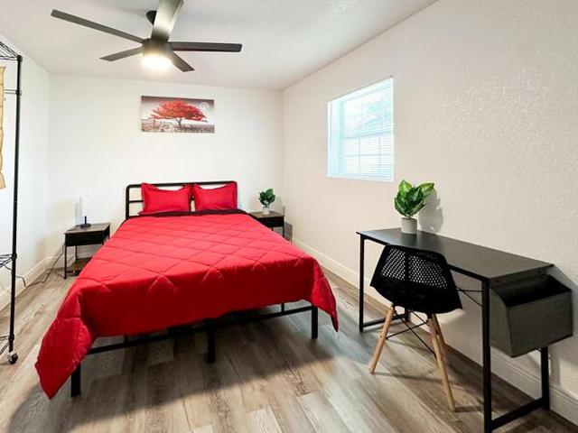 Live in Temple Crest, a 4 minute walk to transit stop 40th St @ Humphrey St