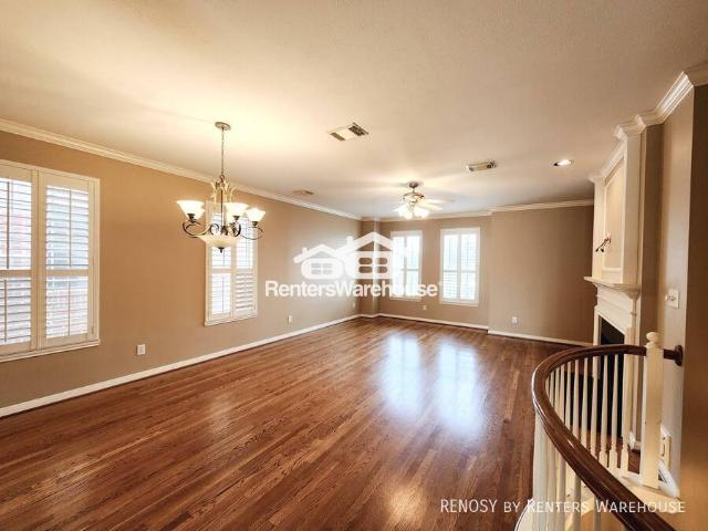 Live in the Heart of Houston!