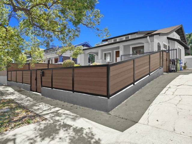 Live in the Heart of LA Minutes from DTLA & Echo