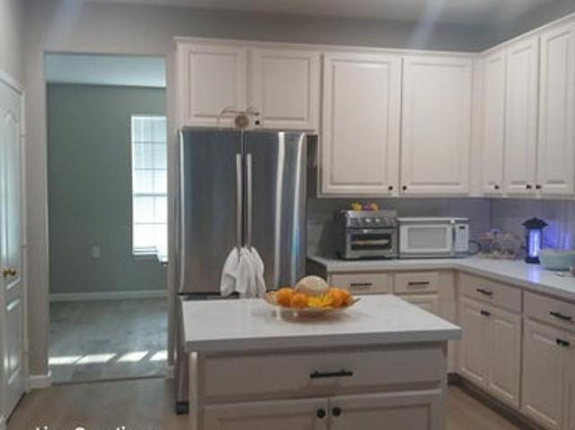 Live in Village Of Oak Lake, a 1 hours 28 minutes