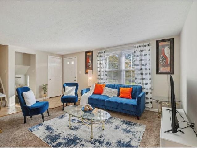 Live in Waldorf: Comfy Home Just an Minute Walk to