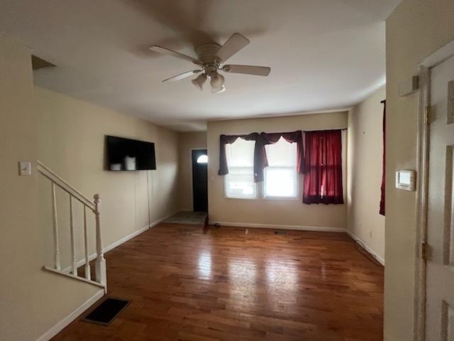 Live in west oak lane, less than a mile from Chel