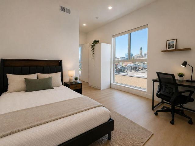 Live in Westlake! New building, No utilities charg