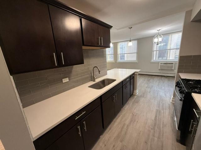LIVE. LAKE. RELAX 2 Bedroom Apartment for Rent at 5800 N Sheridan Rd, Chicago, IL 60660 Edgewater