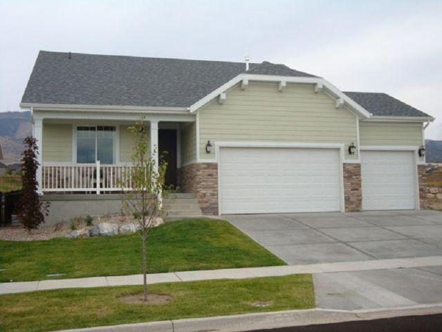 Live Lakeside in Charming Cottage on Golf Course