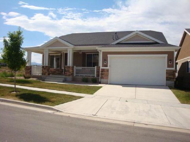 Live Lakeside! Right on the Golf Course with Lake Views!