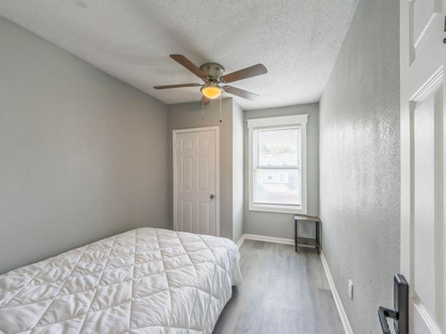 Live the Dream in Kansas City! Mix modern style with urban convenience and let the natural light dance through the big windows – morning vibes and city views like no other! Claim your slice of KC today! #RoomGoals #CityLife