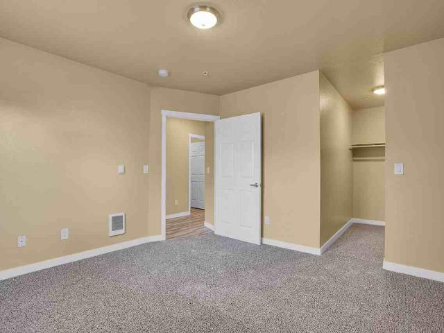 Live the South Salem Lifestyle: Walkable city, beautiful nature, endless possibilities. 2 Bedroom Apartment for Rent at 1194 Barnes Ave Se, Salem, OR 97306 South Gateway