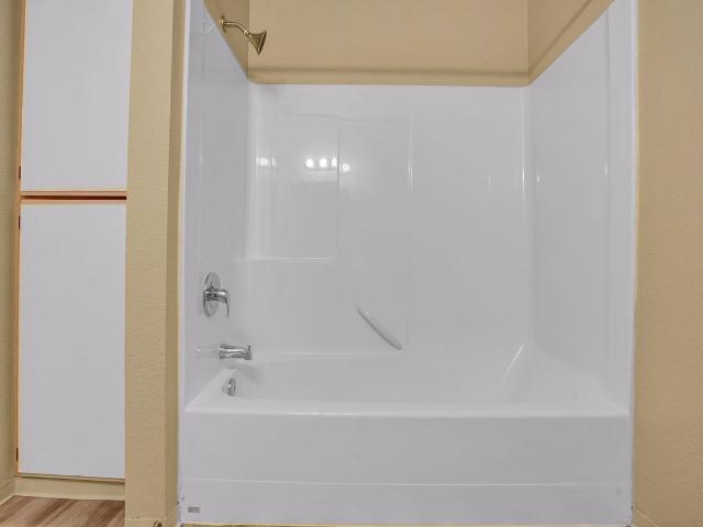 Live the South Salem Lifestyle: Walkable city, beautiful nature, endless possibilities. 3 Bedroom Apartment for Rent at 1194 Barnes Ave Se, Salem, OR 97306 South Gateway