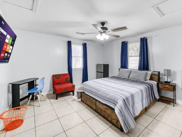 Live with Only 3️⃣ Roommates! Super Private & Peac