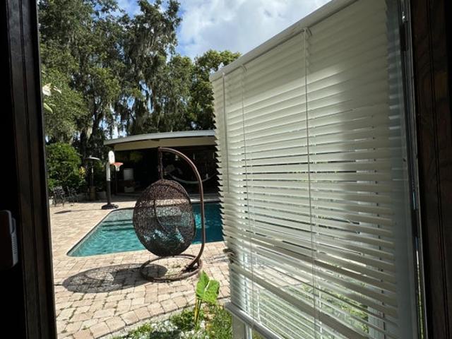 Live with privacy in the Cozy Downtown Sanford Cab