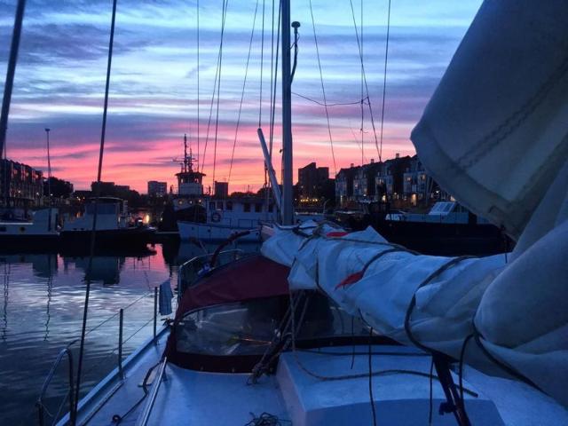 Liveaboard boat for rent