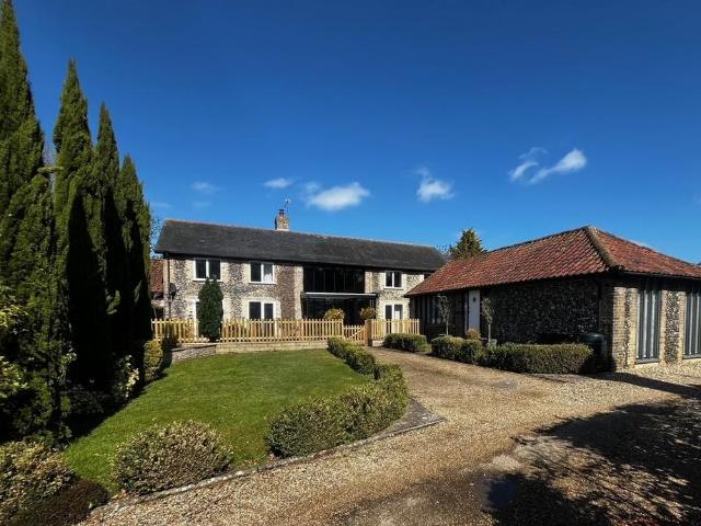 Livermere Road Great Barton, Bury St. 3 bed house to rent £2,250 pcm £519 pw