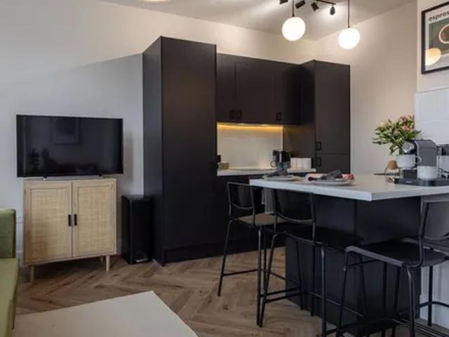 Liverpool, L19 0PB, United Kingdom | 3 bed apartment for rent #121480724 | Rentberry