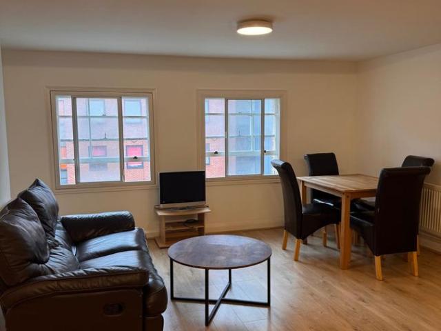 Liverpool L3, 3 bed flat to rent, £1,850 pcm | PrimeLocation